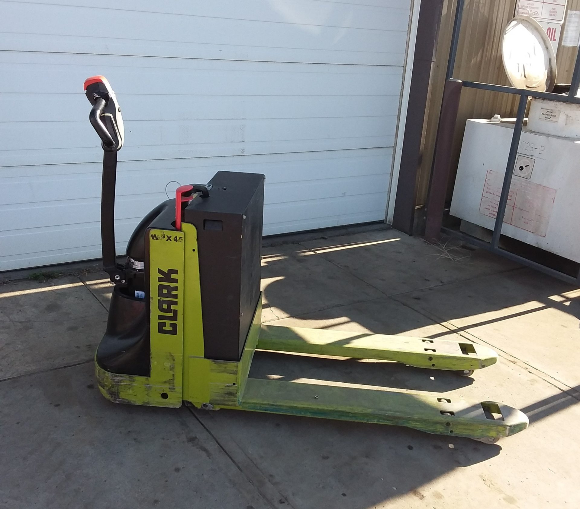 Used Electric jacks and stackers